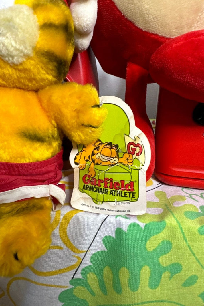 VINTAGE GARFIELD JOGGER ARMCHAIR ATHLETE WITH TAGS* – Nostalchicks