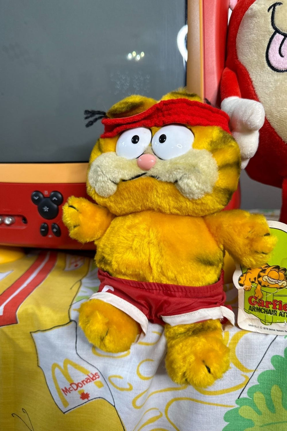 VINTAGE GARFIELD JOGGER ARMCHAIR ATHLETE WITH TAGS* – Nostalchicks